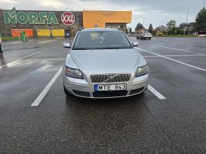 Pelēks Volvo V50 2004 Kauņa, ar dzinēja tilpumu 2.44 L un nobraukumu 305 tūkst. km par 1100 €, foto 5 vietnē AUTOMOTO.COM.LV