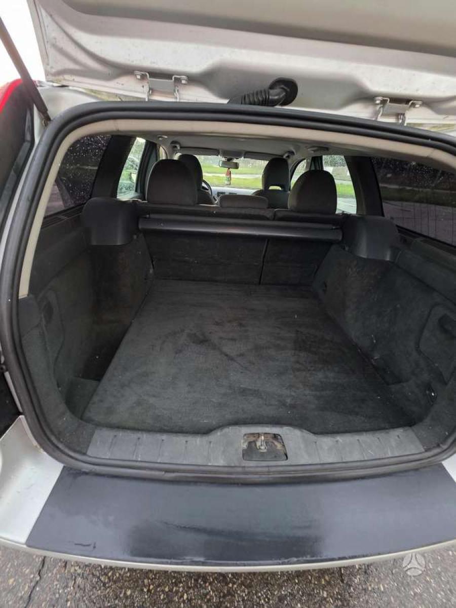 Pelēks Volvo V50 2004 Kauņa, ar dzinēja tilpumu 2.44 L un nobraukumu 305 tūkst. km par 1100 €, foto 14 vietnē AUTOMOTO.COM.LV