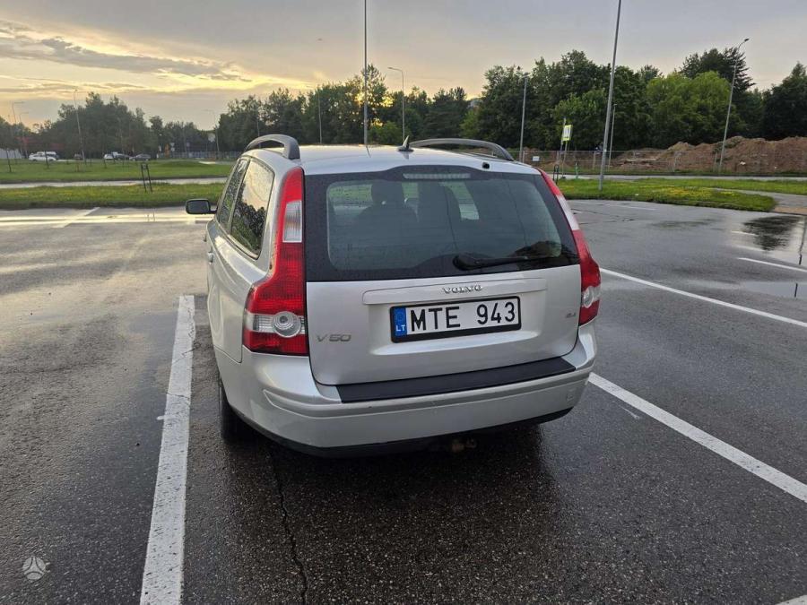 Pelēks Volvo V50 2004 Kauņa, ar dzinēja tilpumu 2.44 L un nobraukumu 305 tūkst. km par 1100 €, foto 17 vietnē AUTOMOTO.COM.LV