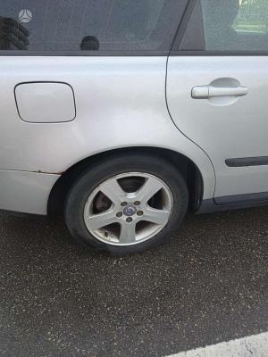 Pelēks Volvo V50 2004 Kauņa, ar dzinēja tilpumu 2.44 L un nobraukumu 305 tūkst. km par 1100 €, foto 22 vietnē AUTOMOTO.COM.LV