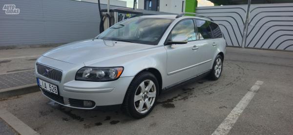 Pelēks Volvo V50 2004 Ukmergė, ar dzinēja tilpumu 2.00 L un nobraukumu 344 tūkst. km par 1600 €, foto 1 vietnē AUTOMOTO.COM.LV