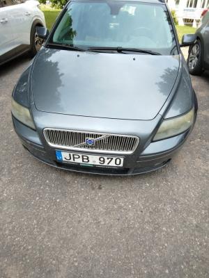 Grey Volvo V50 2004 in Utena, with an engine capacity of 2.00 L and mileage of 319 thousand km for 1550 €, photo  on AUTOMOTO.COM.LV