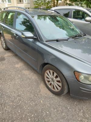 Grey Volvo V50 2004 in Utena, with an engine capacity of 2.00 L and mileage of 319 thousand km for 1550 €, photo 3 on AUTOMOTO.COM.LV