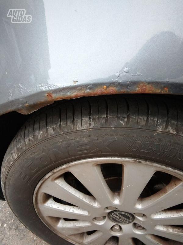 Pelēks Volvo V50 2004 Utena, ar dzinēja tilpumu 2.00 L un nobraukumu 319 tūkst. km par 1550 €, foto 5 vietnē AUTOMOTO.COM.LV