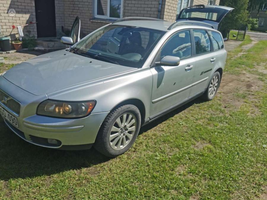 Pelēks Volvo V50 2004 Šauļi, ar dzinēja tilpumu 2.00 L un nobraukumu 475 tūkst. km par 700 €, foto 6 vietnē AUTOMOTO.COM.LV