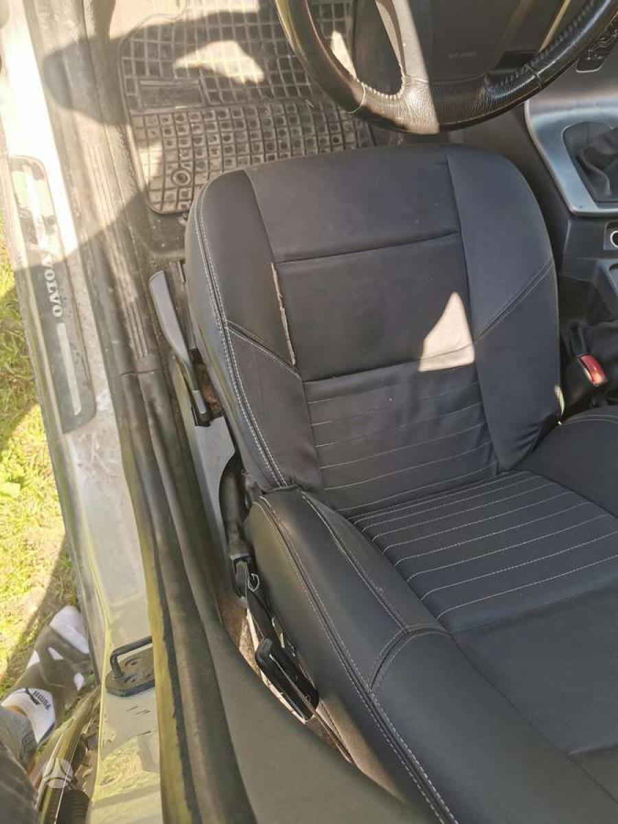 Pelēks Volvo V50 2004 Šauļi, ar dzinēja tilpumu 2.00 L un nobraukumu 475 tūkst. km par 700 €, foto 9 vietnē AUTOMOTO.COM.LV