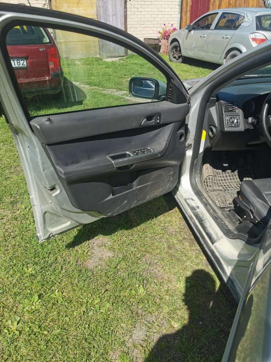 Pelēks Volvo V50 2004 Šauļi, ar dzinēja tilpumu 2.00 L un nobraukumu 475 tūkst. km par 700 €, foto 10 vietnē AUTOMOTO.COM.LV