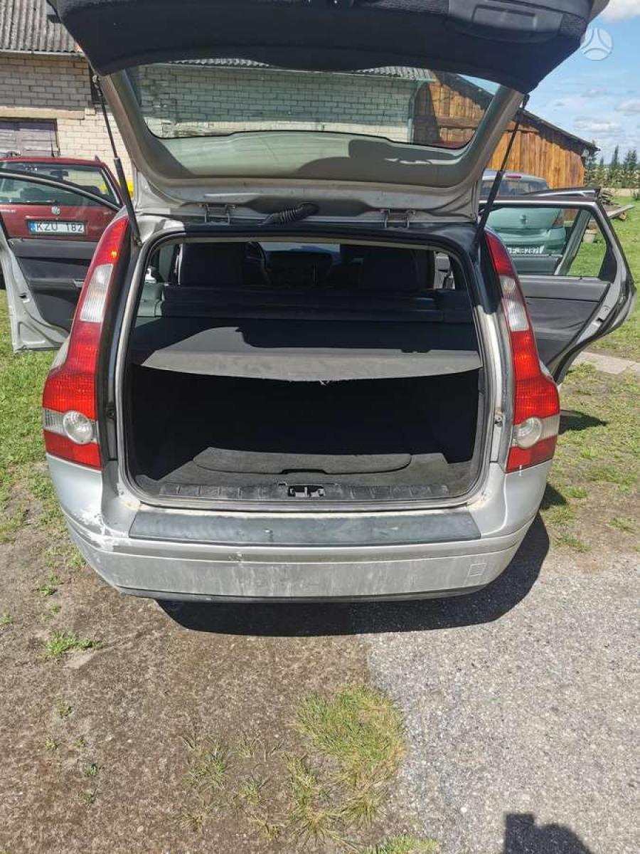 Pelēks Volvo V50 2004 Šauļi, ar dzinēja tilpumu 2.00 L un nobraukumu 475 tūkst. km par 700 €, foto 15 vietnē AUTOMOTO.COM.LV