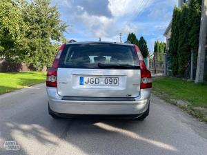Grey Volvo V50 2004 in Siauliai, with an engine capacity of 2.00 L and mileage of 470 thousand km for 1400 €, photo 6 on AUTOMOTO.COM.LV