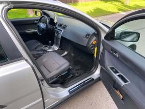 Grey Volvo V50 2004 in Siauliai, with an engine capacity of 2.00 L and mileage of 470 thousand km for 1400 €, photo 12 on AUTOMOTO.COM.LV