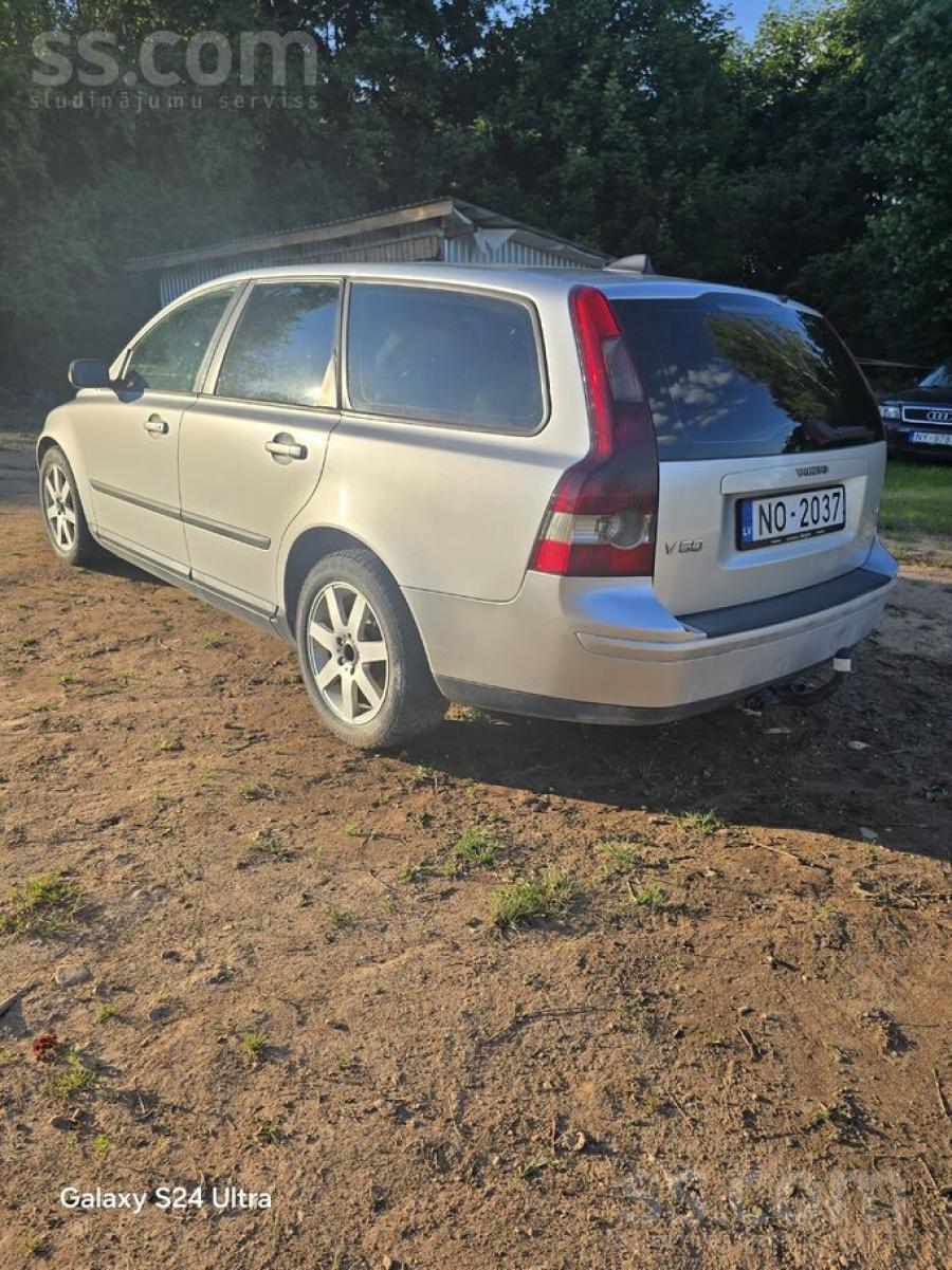 Grey Volvo V50 2004 in Rezekne, with an engine capacity of 2.00 L and mileage of 502 thousand km for 1250 €, photo 1 on AUTOMOTO.COM.LV