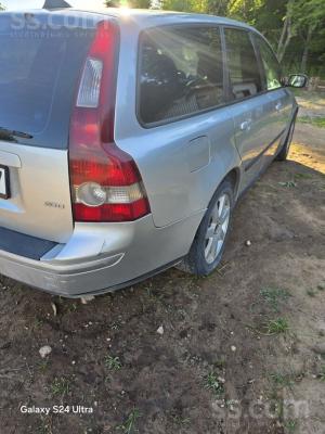 Grey Volvo V50 2004 in Rezekne, with an engine capacity of 2.00 L and mileage of 502 thousand km for 1250 €, photo 4 on AUTOMOTO.COM.LV
