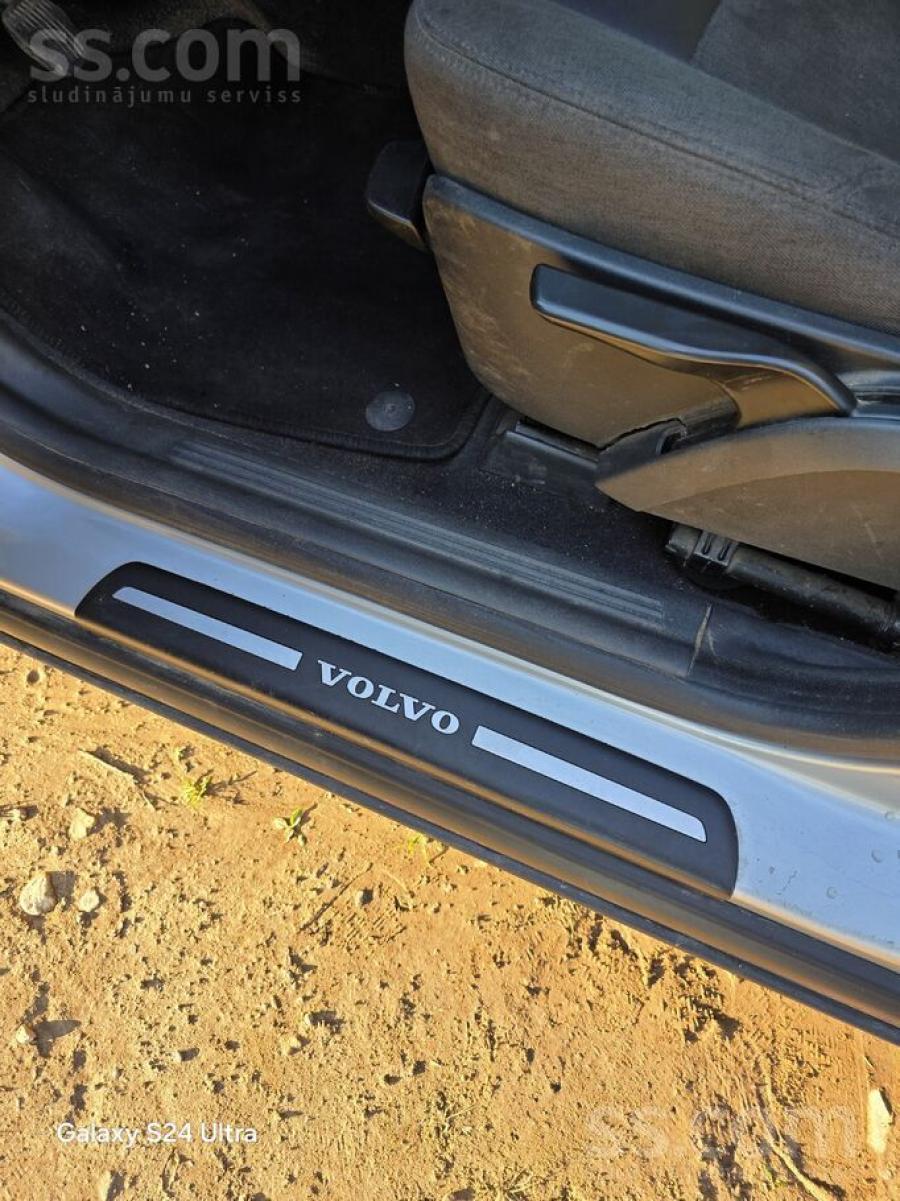 Grey Volvo V50 2004 in Rezekne, with an engine capacity of 2.00 L and mileage of 502 thousand km for 1250 €, photo 7 on AUTOMOTO.COM.LV