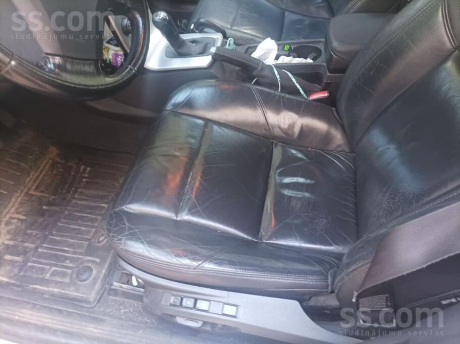 Pelēks Volvo V50 2004 Rīga, ar dzinēja tilpumu 2.00 L un nobraukumu 252 tūkst. km par 1650 €, foto 5 vietnē AUTOMOTO.COM.LV
