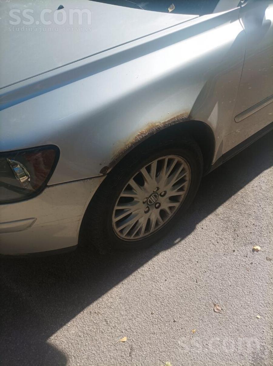 Pelēks Volvo V50 2004 Rīga, ar dzinēja tilpumu 2.00 L un nobraukumu 252 tūkst. km par 1650 €, foto 7 vietnē AUTOMOTO.COM.LV