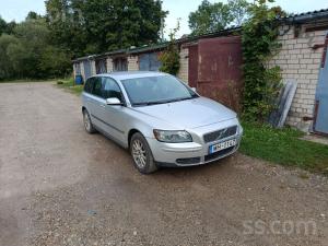 Pelēks Volvo V50 2004 Preiļi, ar dzinēja tilpumu 2.00 L un nobraukumu 337 tūkst. km par 820 €, foto  vietnē AUTOMOTO.COM.LV