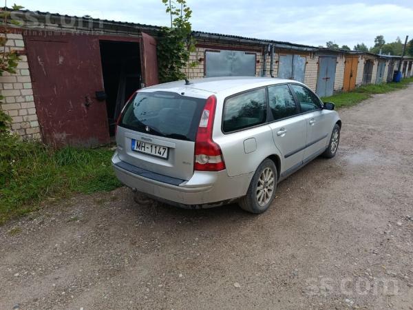 Grey Volvo V50 2004 in Preili, with an engine capacity of 2.00 L and mileage of 337 thousand km for 820 €, photo 3 on AUTOMOTO.COM.LV