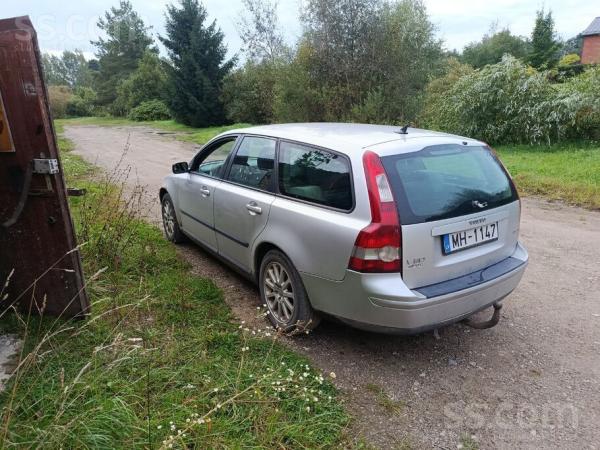 Grey Volvo V50 2004 in Preili, with an engine capacity of 2.00 L and mileage of 337 thousand km for 820 €, photo 4 on AUTOMOTO.COM.LV