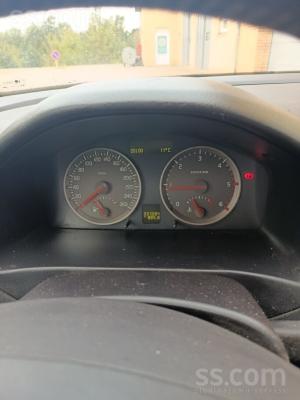 Grey Volvo V50 2004 in Preili, with an engine capacity of 2.00 L and mileage of 337 thousand km for 820 €, photo 7 on AUTOMOTO.COM.LV