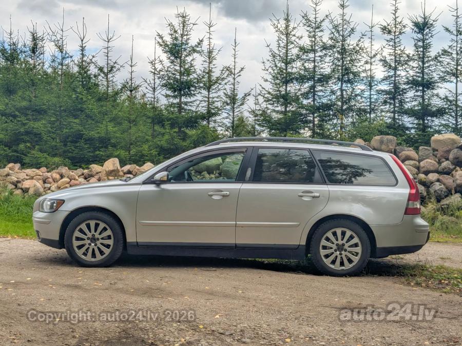 Pelēks Volvo V50 2004 Rīga, ar dzinēja tilpumu 2.40 L un nobraukumu 406 tūkst. km par 2900 €, foto 7 vietnē AUTOMOTO.COM.LV