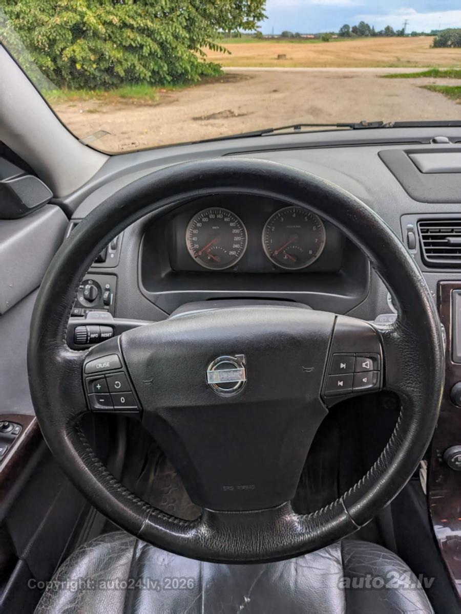 Pelēks Volvo V50 2004 Rīga, ar dzinēja tilpumu 2.40 L un nobraukumu 406 tūkst. km par 2900 €, foto 10 vietnē AUTOMOTO.COM.LV
