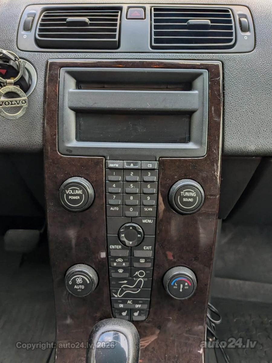 Pelēks Volvo V50 2004 Rīga, ar dzinēja tilpumu 2.40 L un nobraukumu 406 tūkst. km par 2900 €, foto 11 vietnē AUTOMOTO.COM.LV