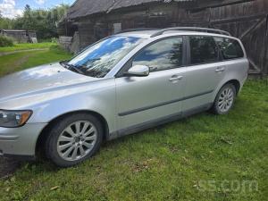Grey Volvo V50 2004 in Talsi, with an engine capacity of 2.00 L and mileage of 450 thousand km for 1350 €, photo  on AUTOMOTO.COM.LV