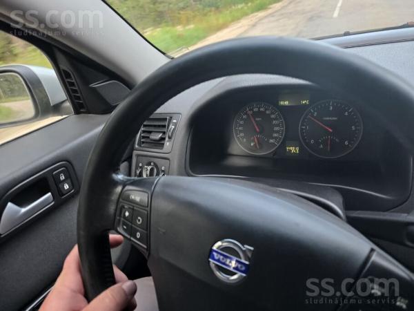 Серый Вольво В50 2004 в Талси, объемом двигателя 2.00 л и пробегом 450 тыс. км за 1350 €, фото 9 на AUTOMOTO.COM.LV