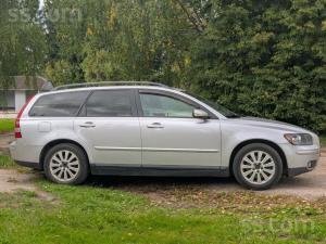 Grey Volvo V50 2004 in Saldus, with an engine capacity of 2.40 L and mileage of 406 thousand km for 2900 €, photo 4 on AUTOMOTO.COM.LV