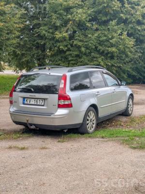 Grey Volvo V50 2004 in Saldus, with an engine capacity of 2.40 L and mileage of 406 thousand km for 2900 €, photo 5 on AUTOMOTO.COM.LV