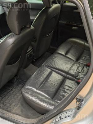 Grey Volvo V50 2004 in Saldus, with an engine capacity of 2.40 L and mileage of 406 thousand km for 2900 €, photo 12 on AUTOMOTO.COM.LV