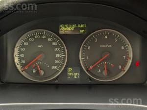 Grey Volvo V50 2004 in Saldus, with an engine capacity of 2.40 L and mileage of 406 thousand km for 2900 €, photo 15 on AUTOMOTO.COM.LV