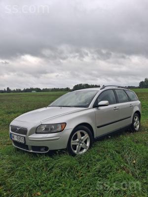 Pelēks Volvo V50 2004 Jēkabpils, ar dzinēja tilpumu 2.00 L un nobraukumu 301 tūkst. km par 1350 €, foto  vietnē AUTOMOTO.COM.LV