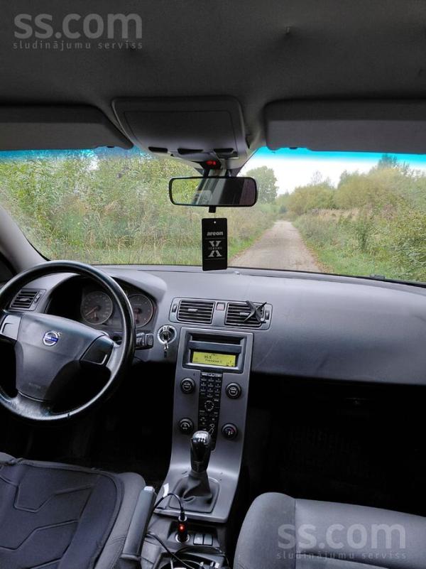 Pelēks Volvo V50 2004 Jelgava, ar dzinēja tilpumu 2.00 L un nobraukumu 482 tūkst. km par 880 €, foto 6 vietnē AUTOMOTO.COM.LV