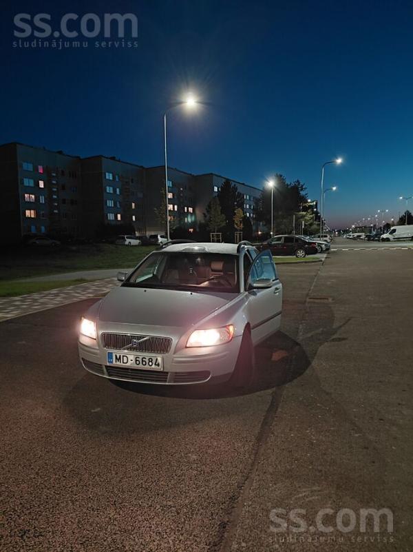 Pelēks Volvo V50 2004 Jelgava, ar dzinēja tilpumu 2.00 L un nobraukumu 482 tūkst. km par 880 €, foto 11 vietnē AUTOMOTO.COM.LV
