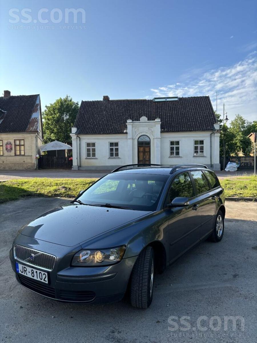 Grey Volvo V50 2005 in Kuldiga, with an engine capacity of 1.60 L and mileage of 308 thousand km for 1600 €, photo 2 on AUTOMOTO.COM.LV