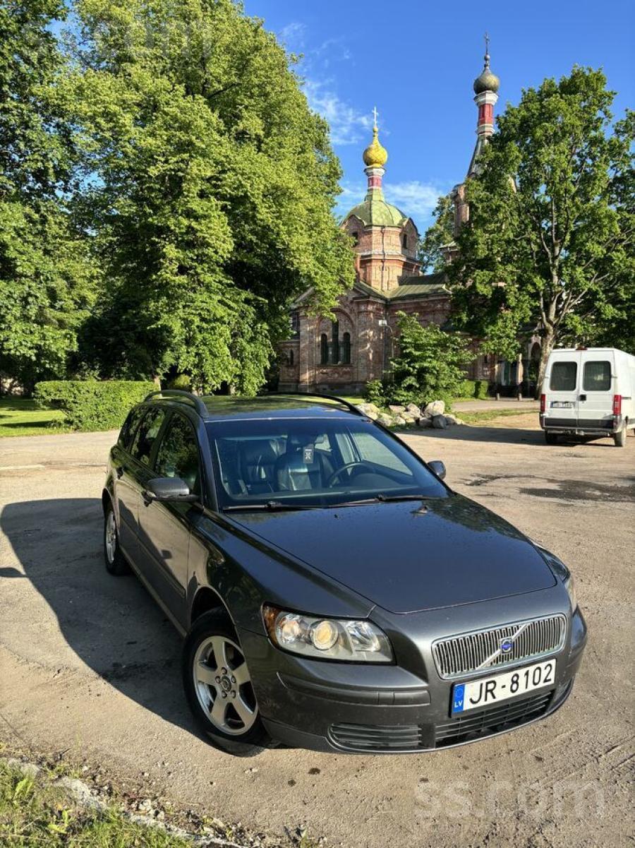 Grey Volvo V50 2005 in Kuldiga, with an engine capacity of 1.60 L and mileage of 308 thousand km for 1600 €, photo 8 on AUTOMOTO.COM.LV