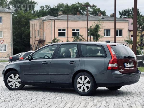 Grey Volvo V50 2005 in Rezekne, with an engine capacity of 1.80 L and mileage of 269 thousand km for 1250 €, photo 3 on AUTOMOTO.COM.LV