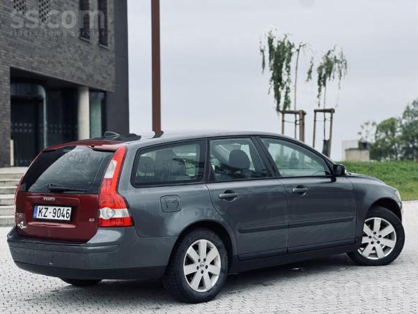 Grey Volvo V50 2005 in Rezekne, with an engine capacity of 1.80 L and mileage of 269 thousand km for 1250 €, photo 4 on AUTOMOTO.COM.LV