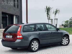 Grey Volvo V50 2005 in Rezekne, with an engine capacity of 1.80 L and mileage of 269 thousand km for 1250 €, photo 4 on AUTOMOTO.COM.LV