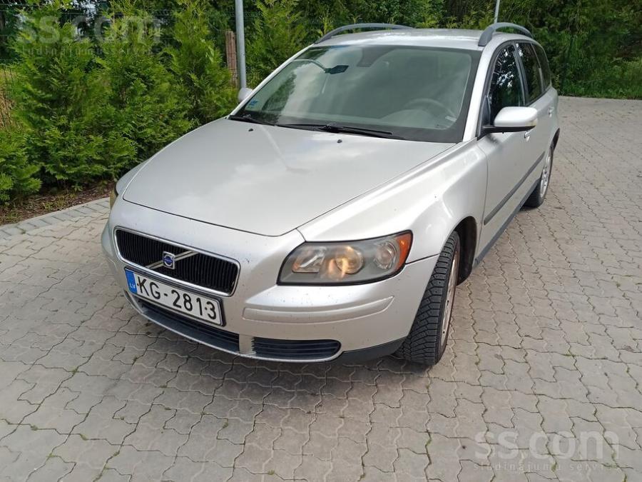 Pelēks Volvo V50 2005 Talsi, ar dzinēja tilpumu 1.60 L un nobraukumu 412 tūkst. km par 1000 €, foto 1 vietnē AUTOMOTO.COM.LV