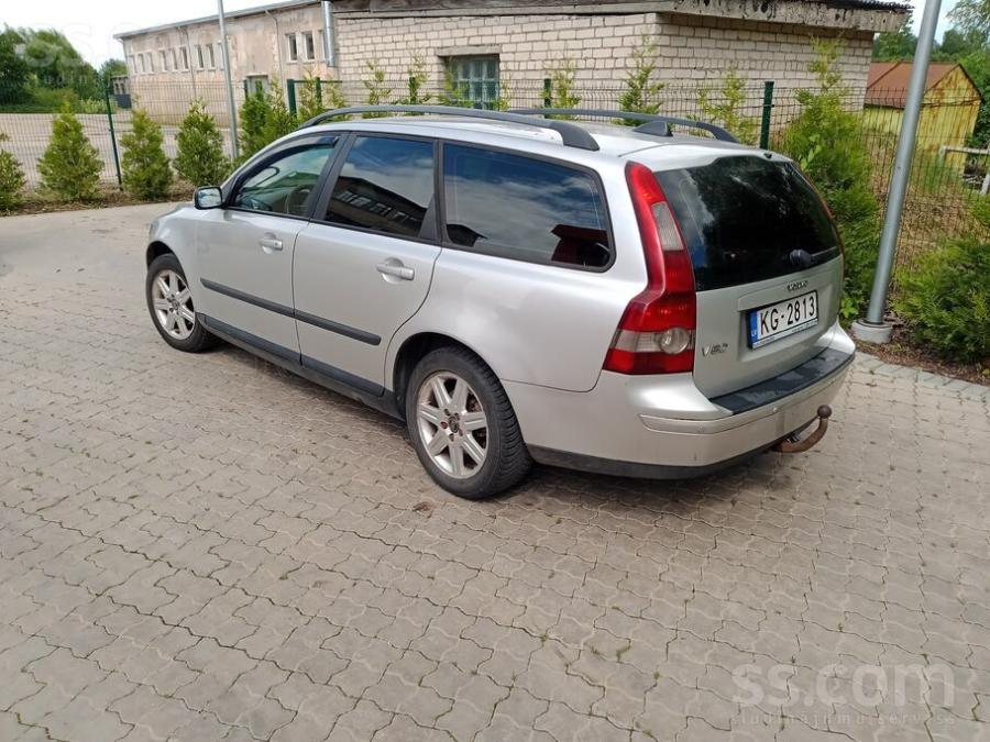 Pelēks Volvo V50 2005 Talsi, ar dzinēja tilpumu 1.60 L un nobraukumu 412 tūkst. km par 1000 €, foto 3 vietnē AUTOMOTO.COM.LV