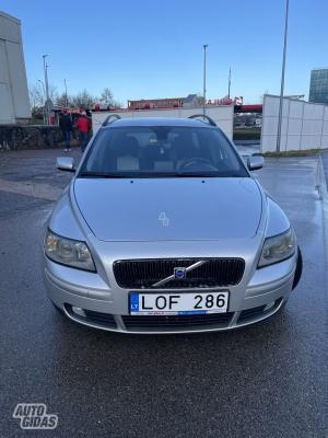 Grey Volvo V50 2005 in Alytus, with an engine capacity of 2.00 L and mileage of 350 thousand km for 1700 €, photo 2 on AUTOMOTO.COM.LV