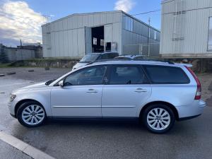 Grey Volvo V50 2005 in Alytus, with an engine capacity of 2.00 L and mileage of 350 thousand km for 1700 €, photo 4 on AUTOMOTO.COM.LV