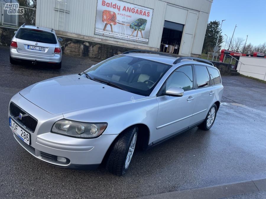 Grey Volvo V50 2005 in Alytus, with an engine capacity of 2.00 L and mileage of 350 thousand km for 1700 €, photo 10 on AUTOMOTO.COM.LV