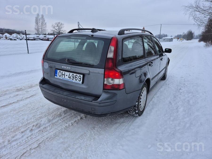 Grey Volvo V50 2005 in Balvi, with an engine capacity of 1.60 L and mileage of 409 thousand km for 1200 €, photo 2 on AUTOMOTO.COM.LV