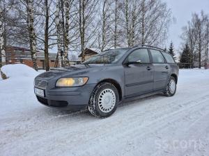 Grey Volvo V50 2005 in Balvi, with an engine capacity of 1.60 L and mileage of 409 thousand km for 1200 €, photo 3 on AUTOMOTO.COM.LV