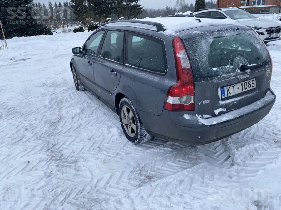 Pelēks Volvo V50 2005 Valmiera, ar dzinēja tilpumu 1.60 L un nobraukumu 312 tūkst. km par 1850 €, foto 1 vietnē AUTOMOTO.COM.LV