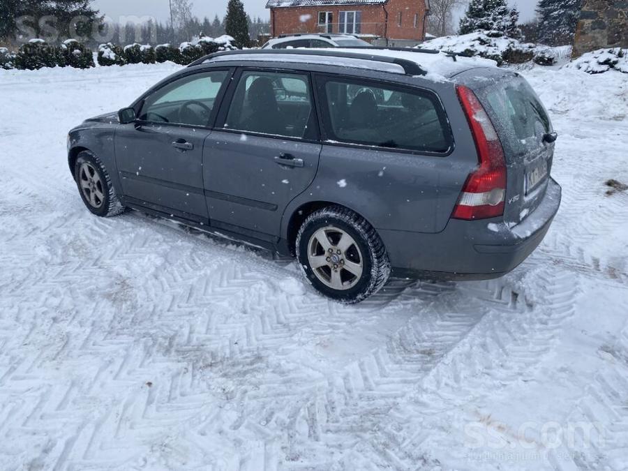 Pelēks Volvo V50 2005 Valmiera, ar dzinēja tilpumu 1.60 L un nobraukumu 312 tūkst. km par 1850 €, foto 2 vietnē AUTOMOTO.COM.LV