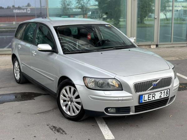 Grey Volvo V50 2005 in Siauliai, with an engine capacity of 2.00 L and mileage of 290 thousand km for 1550 €, photo 4 on AUTOMOTO.COM.LV